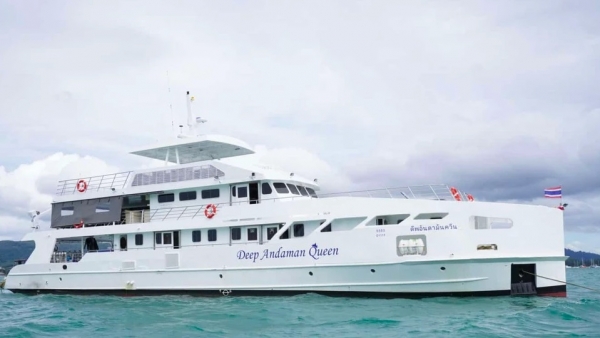 Deep Andaman Queen | Luxury Similan Islands Liveaboard